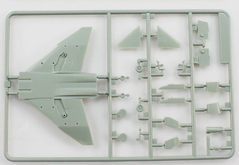 Hobbytime 051 1/144 F-4E Phantom II 2020 ''Terminator'' Plastic Model ...